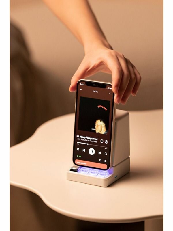 Портативный Bluetooth-динамик для автомобиля - идеальный спутник в дороге