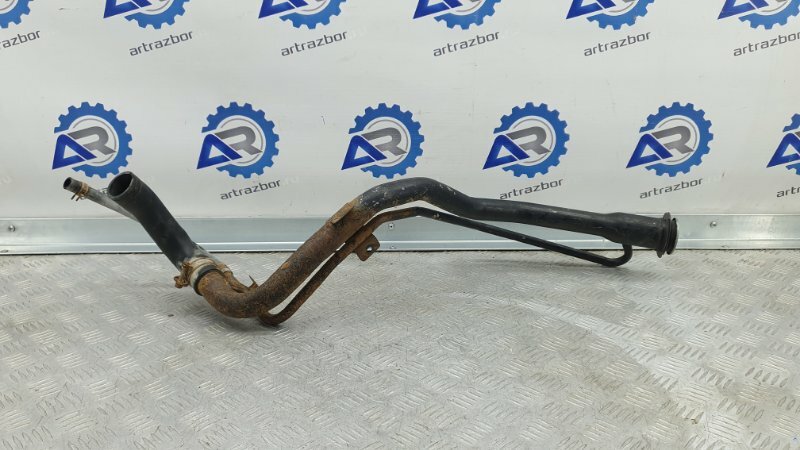 Б/У Горловина топливного бака Mitsubishi Outlander 2 XL / Мицубиши Аутлендер 2 XL