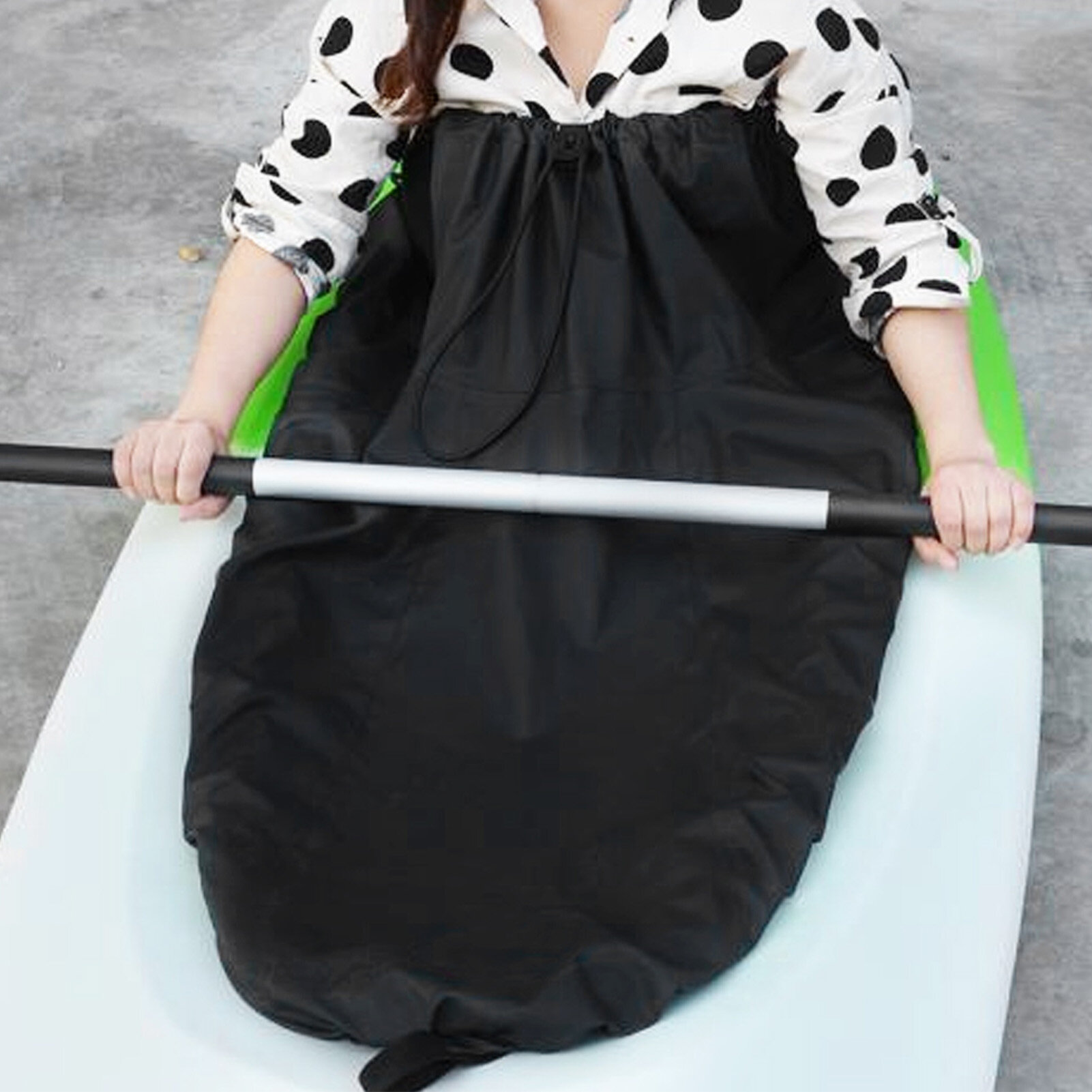 Чехол для каяка из водонепроницаемого нейлона с регулируемым размером, черный, подходит для кокпитов длиной 90-95 см и шириной 50-55 см, с эластичными ремнями, длина дна 71 см, ширина верха 28 см, высота 36 см, вес 148-149 г, аксессуар для водных видов