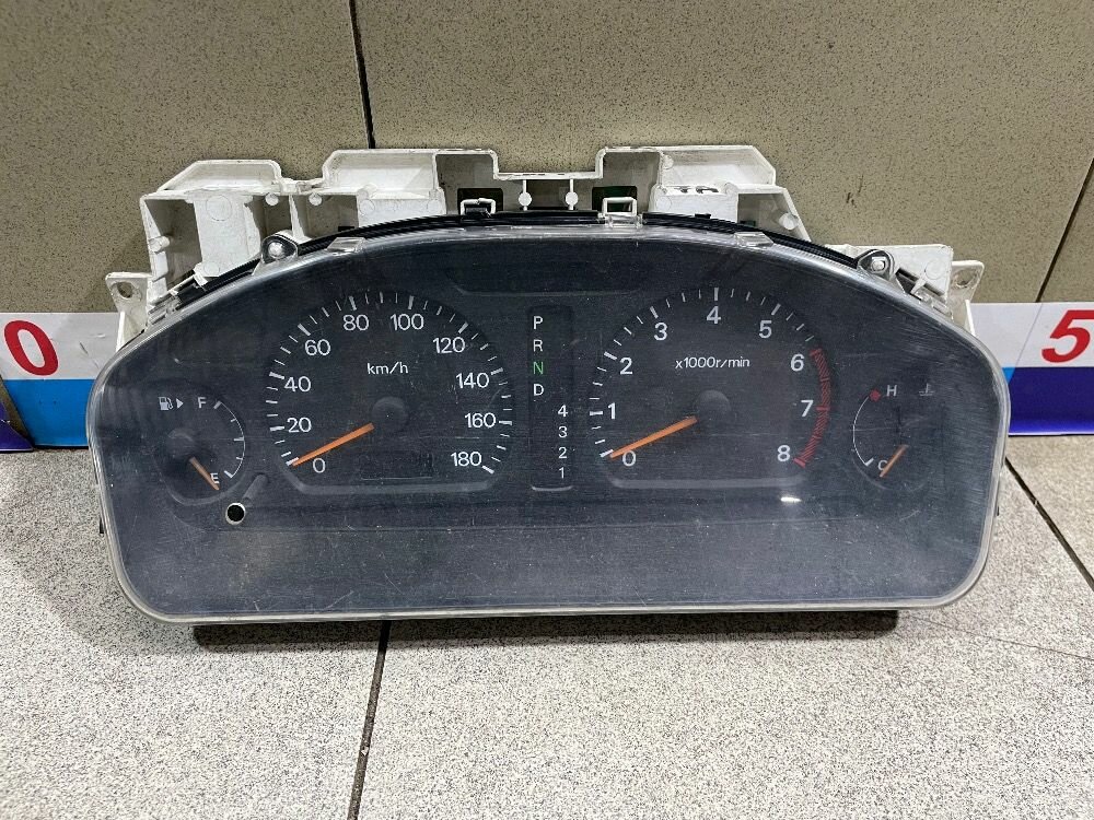 Панель приборов Mitsubishi Aspire EA7A 4G94 2001 MR550389