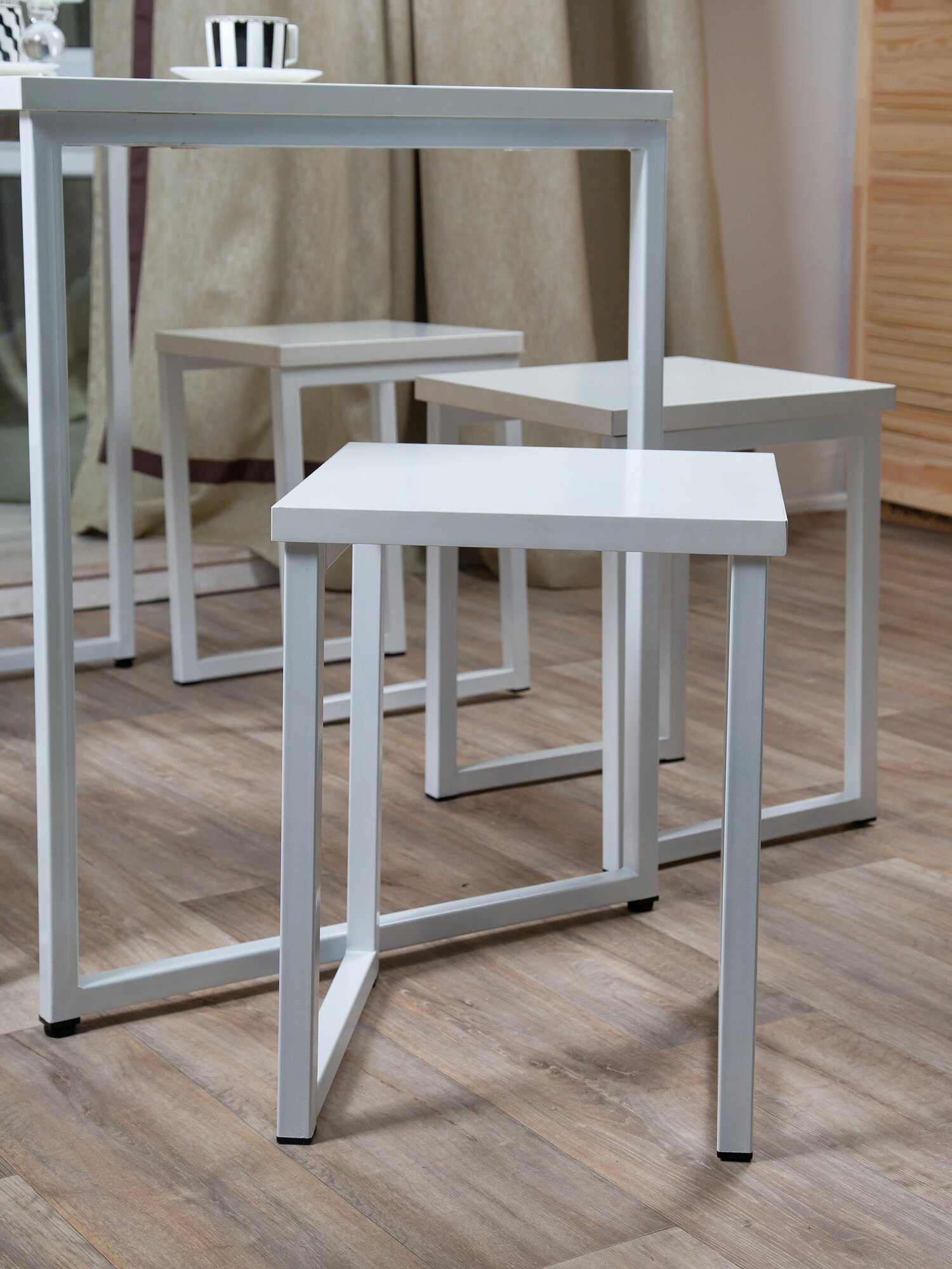 Табурет FreeStyle, размер 35х35х45 см, цвет белый, цвет ножек белый