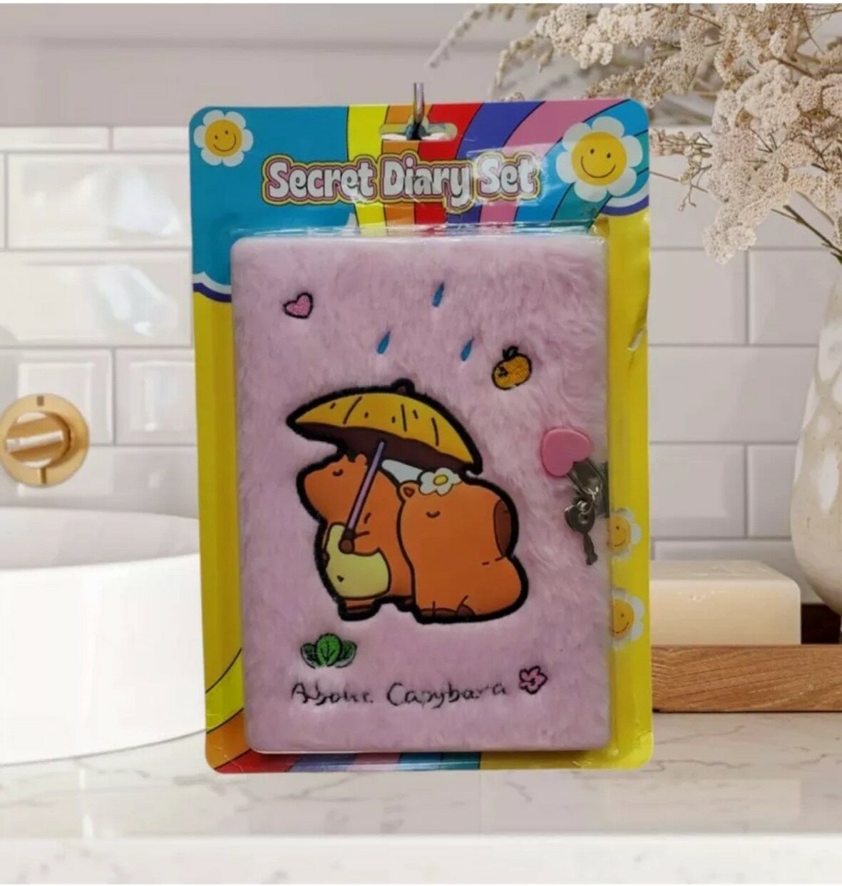 Блокнот меховой " Капибара "с замком.