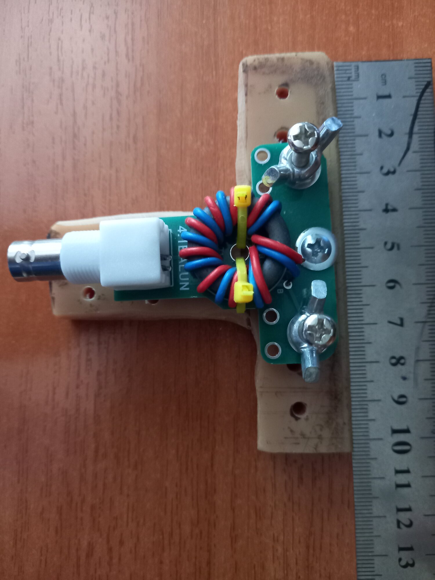 Балун для коротковолновой дипольной антенны 4:1. Радиоспорт.