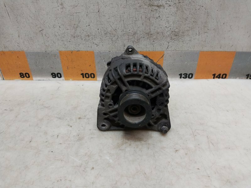 Б/У Дефекты-крепления сломаны Генератор Renault Fluence 2014 472432 RENAULT арт. 8200660025