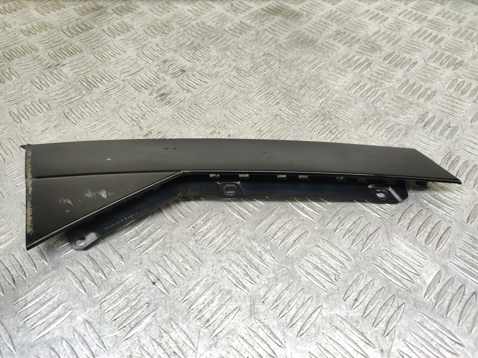 Наружная декоративная накладка двери Audi A4 B9 2017 8W9829904A