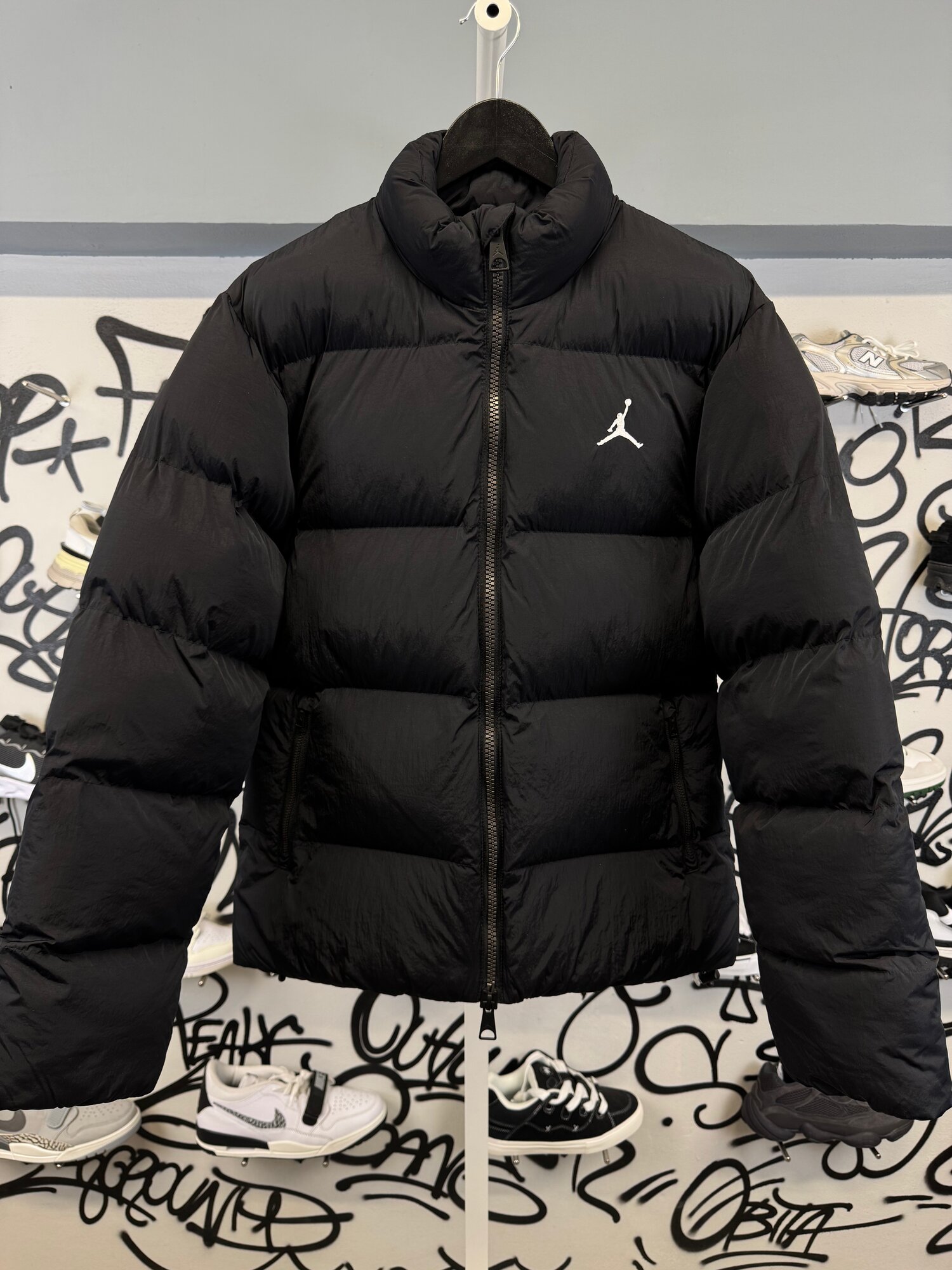 Пуховик NIKE JORDAN ESSENTIALS PUFFER BLACK