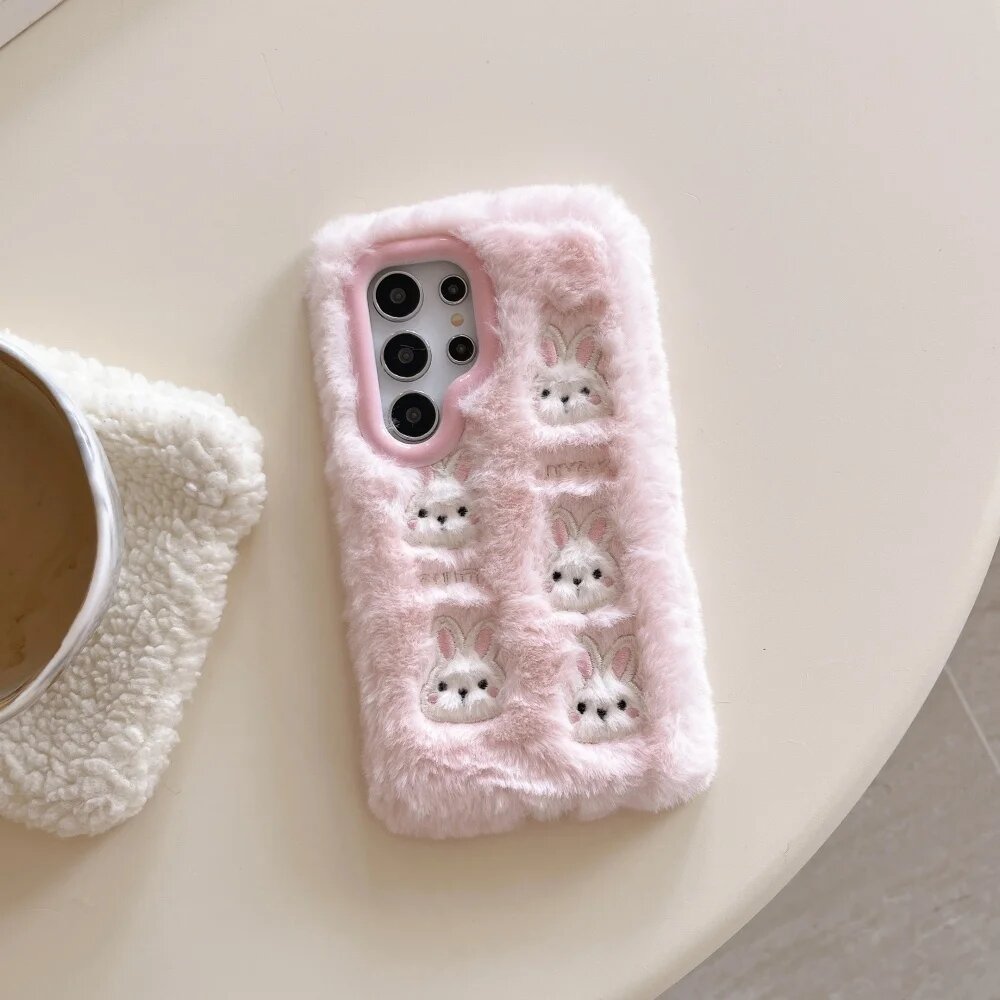 Чехол для мобильного телефона Samsung Galaxy S24 Ultra, чехол 5G S23 S25 Plus, милый плюшевый чехол с пятью кроликами, подарок для девочек, пушистый меховой чехол Галакси S23 Ультра, Розовый, CKWZTZ012P