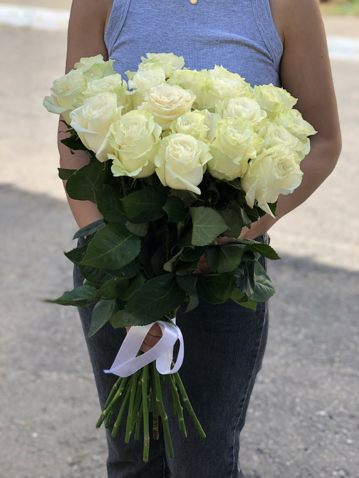 19 Белых роз