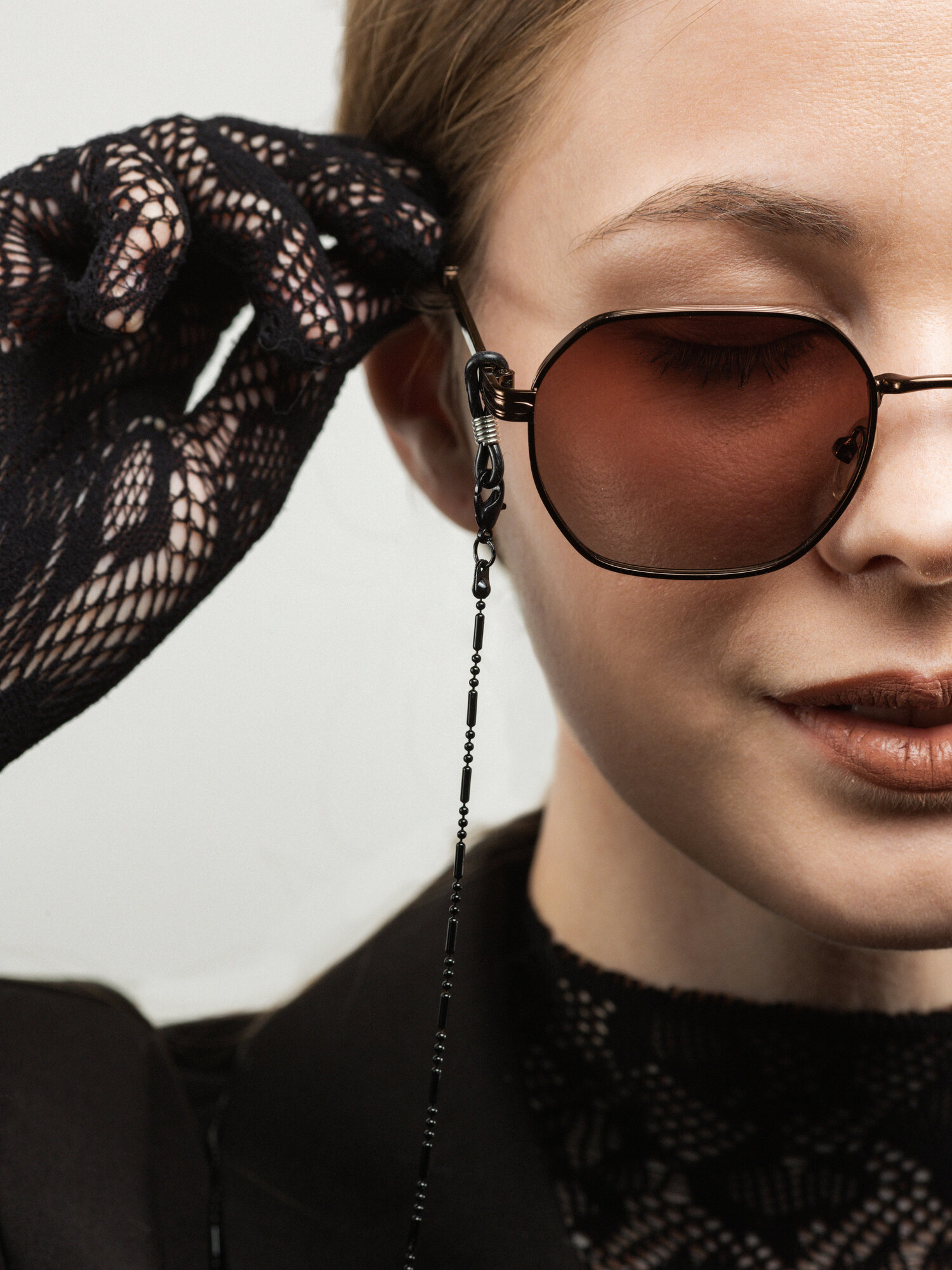 Цепочка шнурок для очков Перлина, черная, тренд лето 2025, 65 см