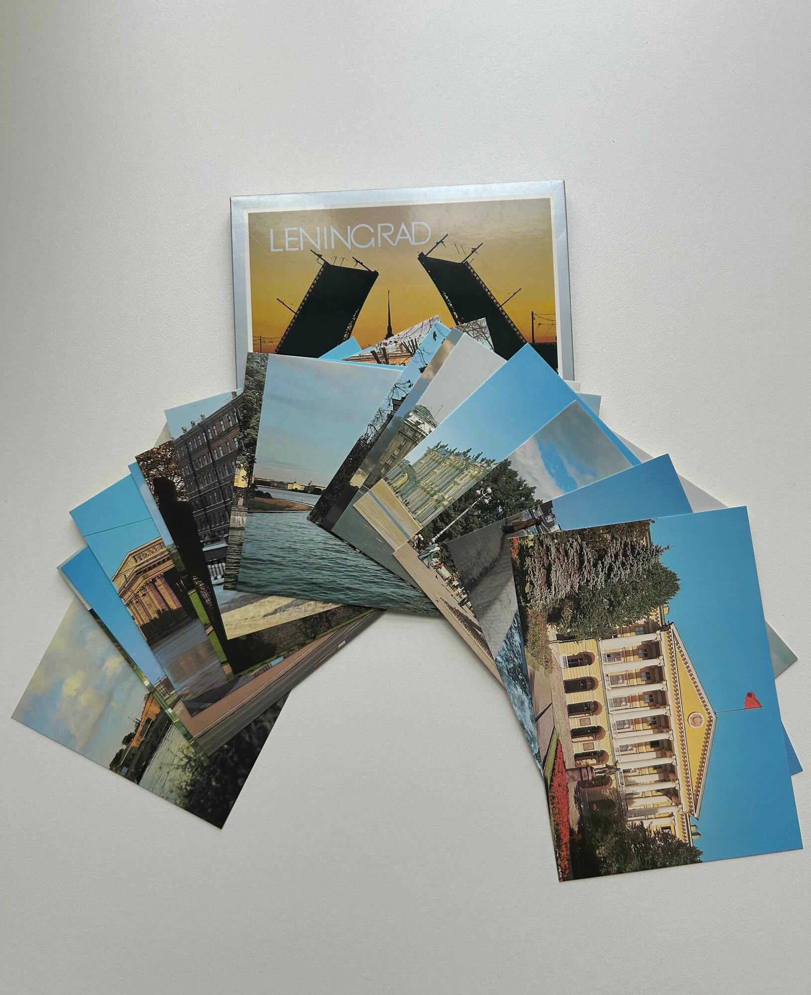 Набор открыток Leningrad . Полный комплект из 16 открыток. Издание 1981 года