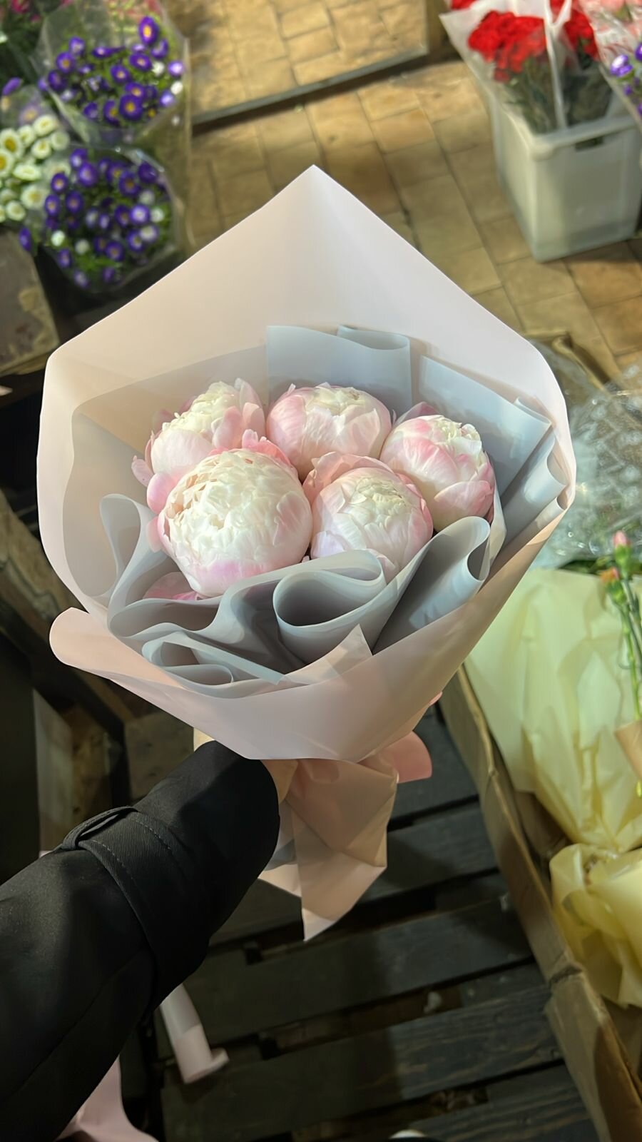Пионы крупные, розовые, красивый букет цветов, премиум букет пионов, цветы.