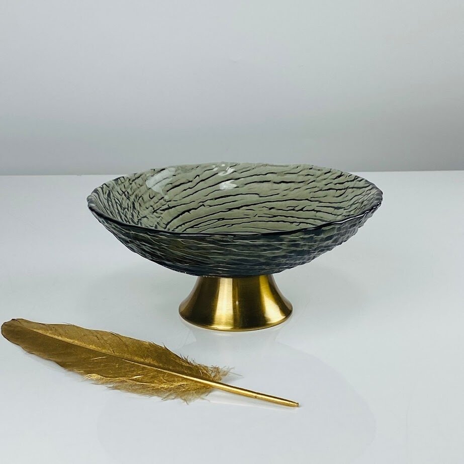 Конфетница 17,5 см на ножке