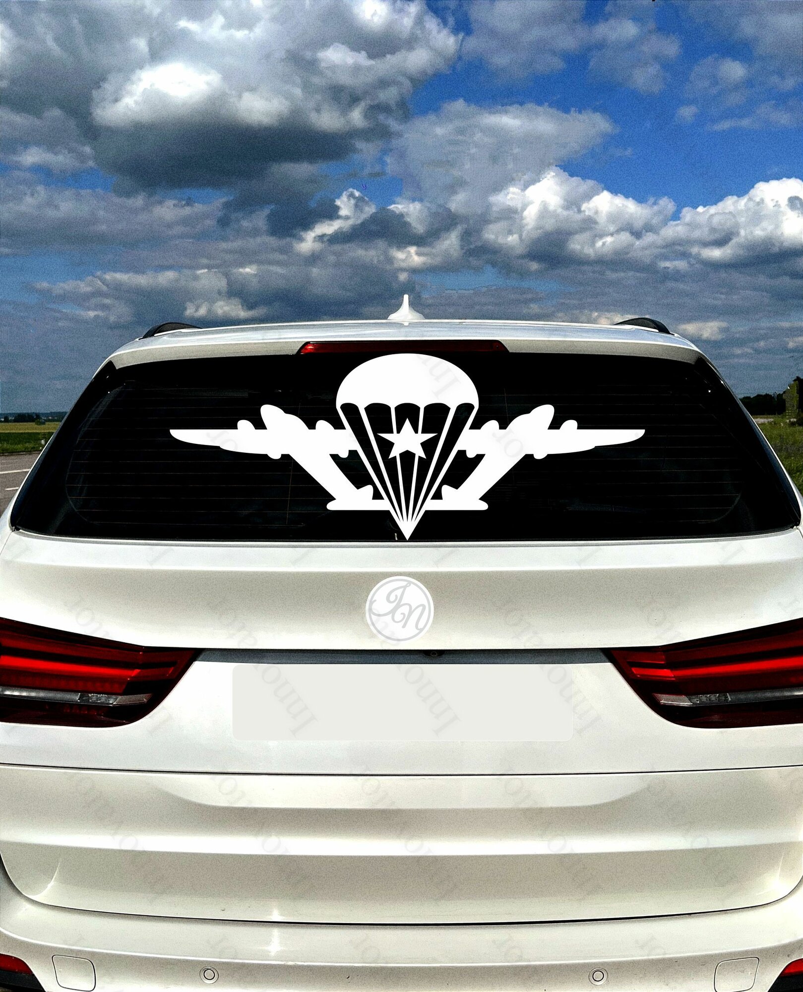 Вдв наклейка на автомобиль виниловая