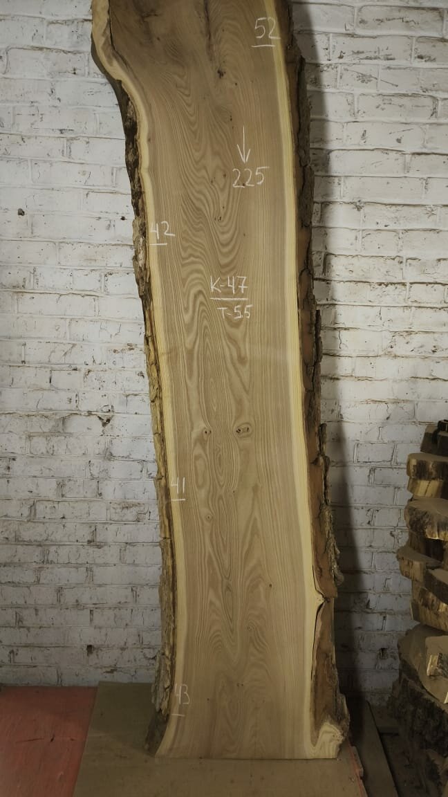 Слэб дерева Карагач К47, выровнен в плоскости, размеры 225*43*5,5 см