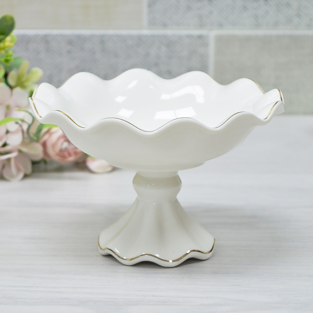 Фруктовница на ножке 15см, фарфор, белая с золотой каймой, в подарочной коробке