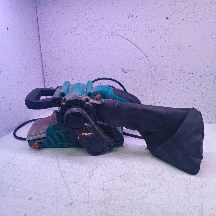 Шлифмашина BORT BBS 801N