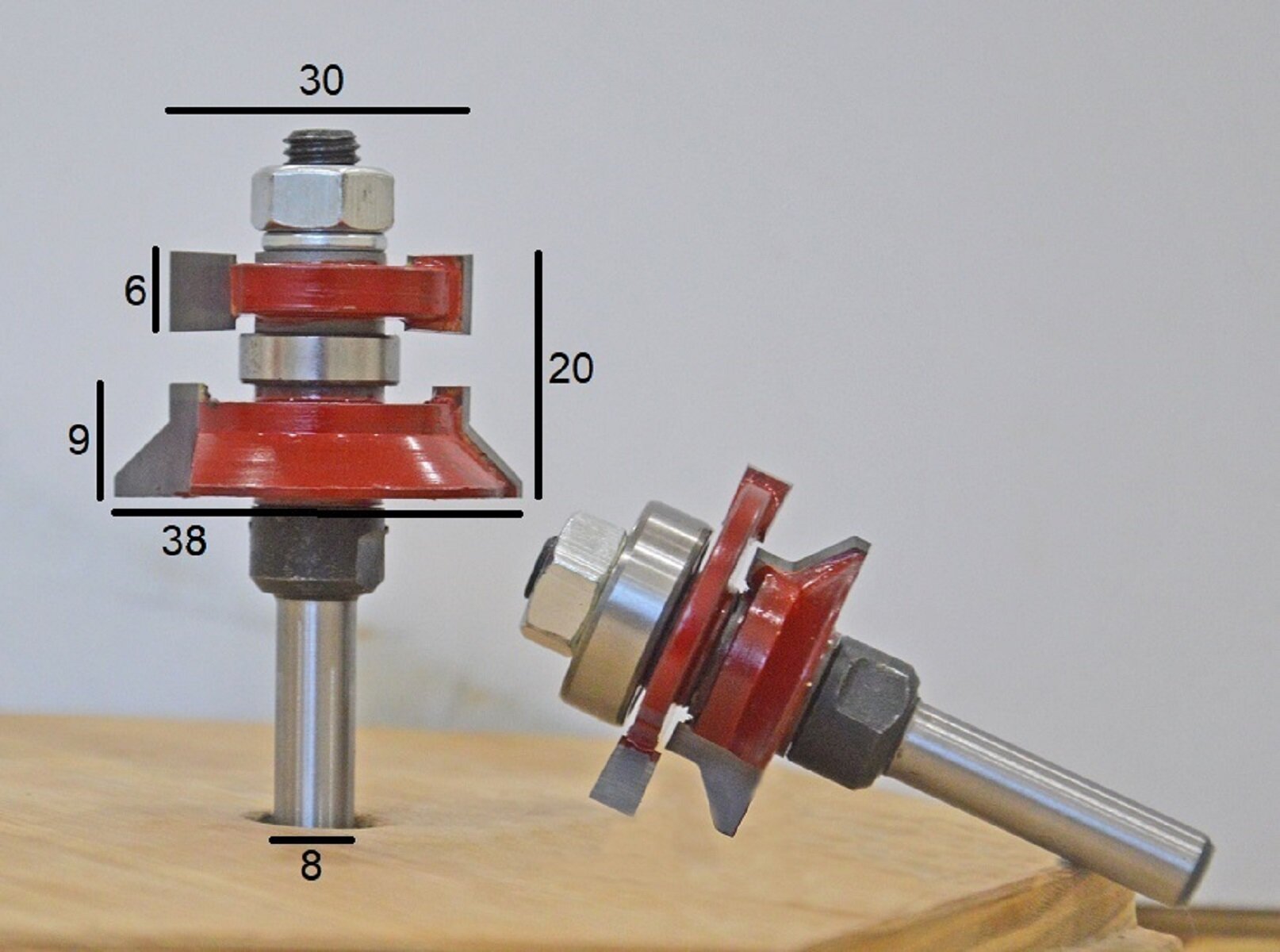 Фрезы для вагонки штиль с V образной фаской, хвостовиком диаметром 8 мм.