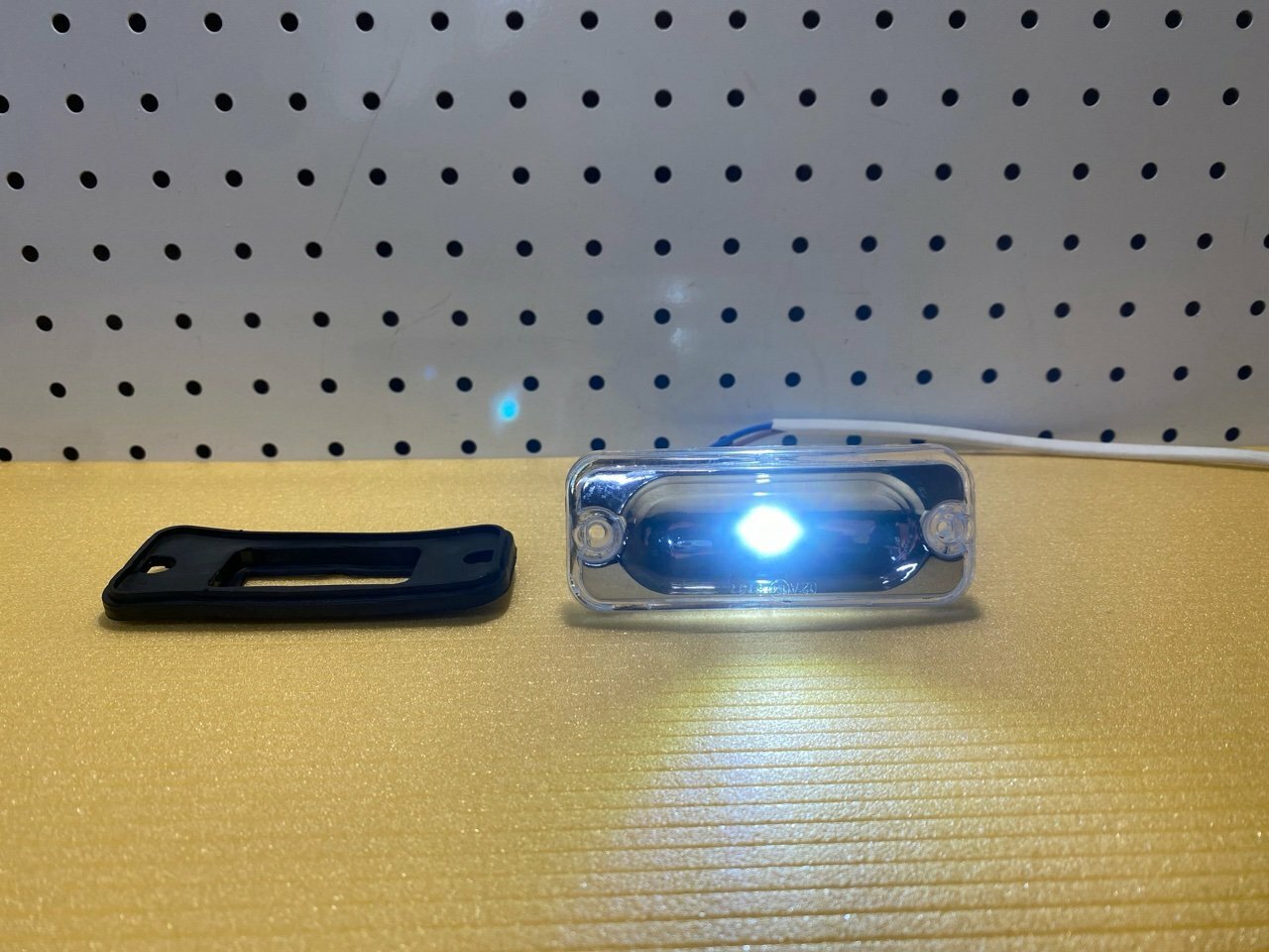 Фонарь габаритный на крышу LED DAF 65/75/85CF/XF95/XF105