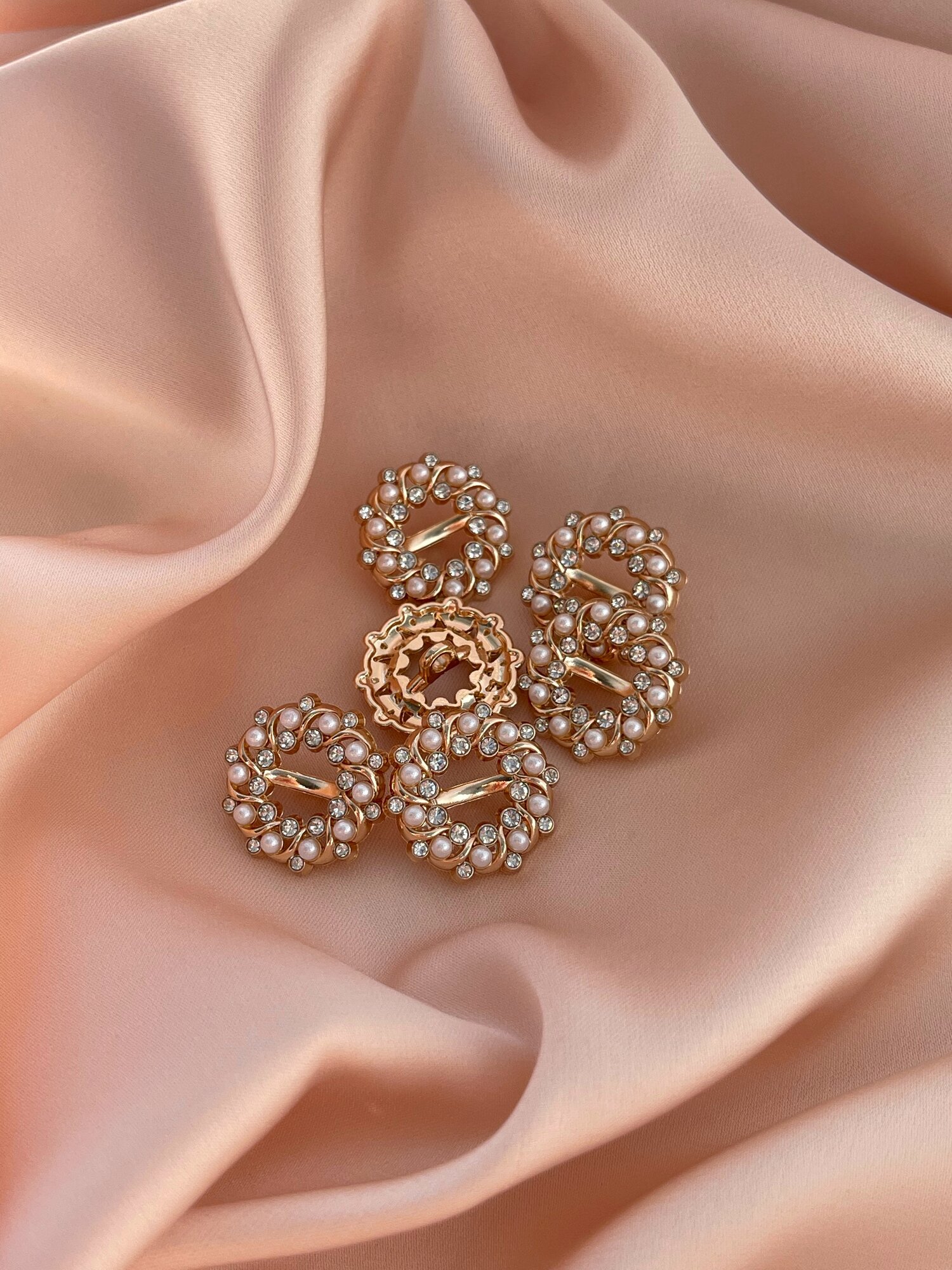 Золотистые пуговицы с жемчугом и стразами 18 мм, 6 штук