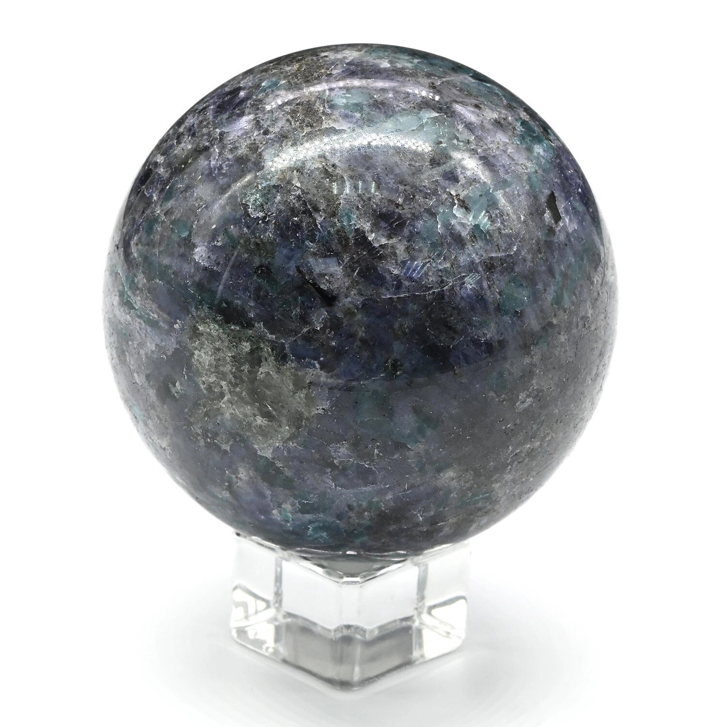 Шар из иолита (кордиерит) диаметр 69мм .