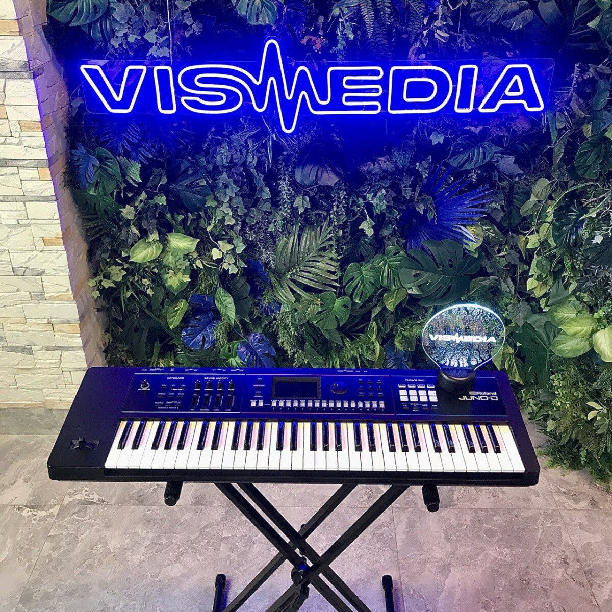 Синтезатор Roland "JUNO-D6", 88 клавиш, 128 полифония, питание от сети/батареек/USB