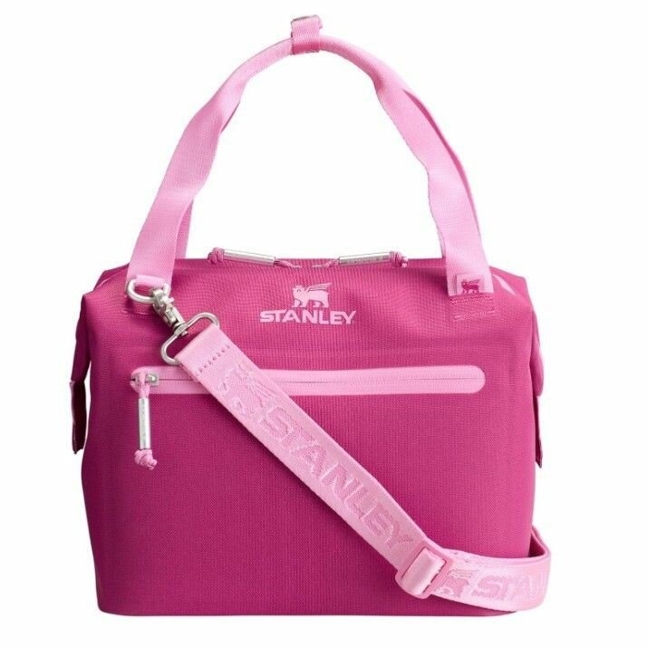 Изолированные сумки Stanley