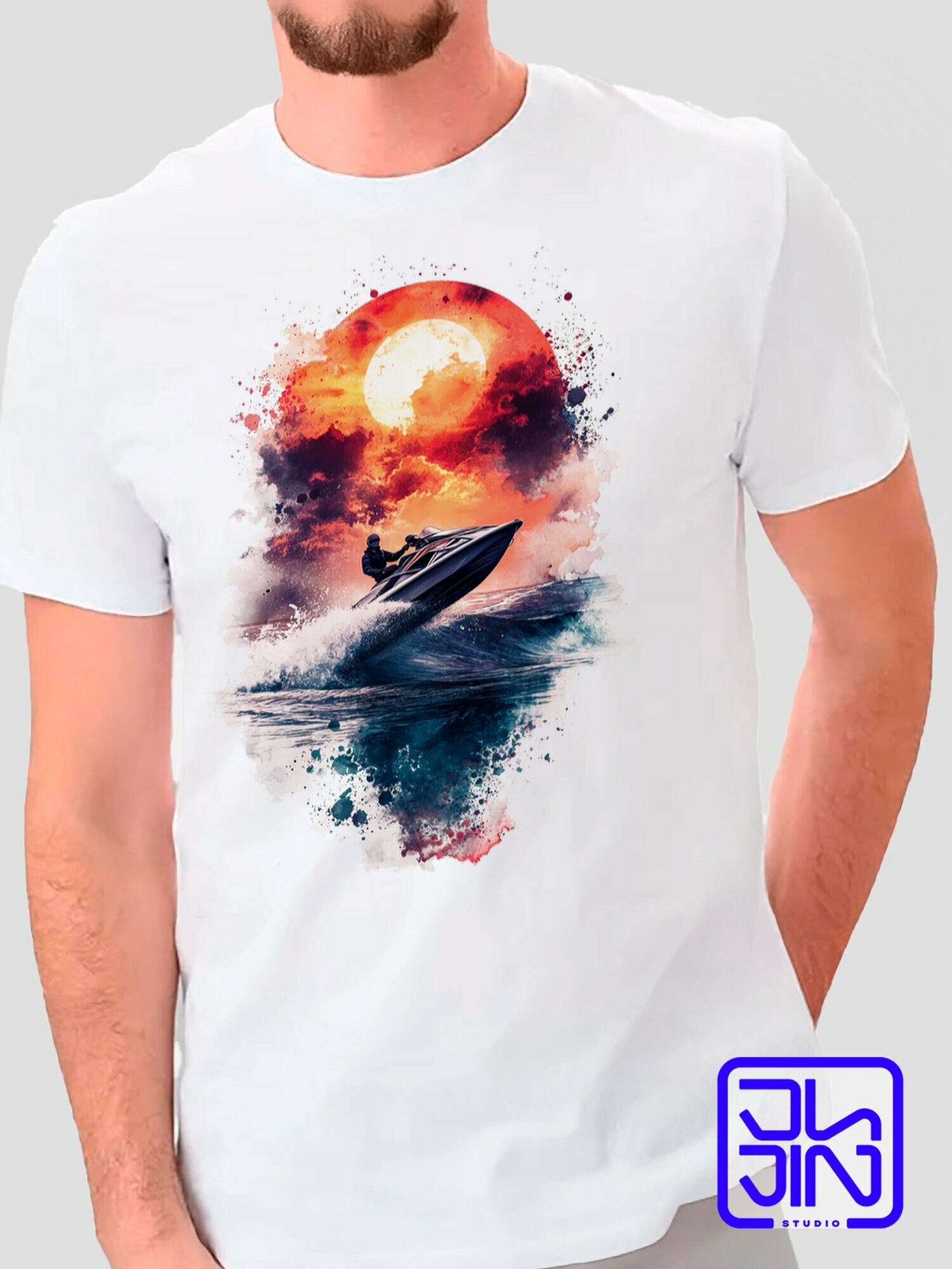 Футболка классическая мужская с авторским принтом Гидроцикл на пестрой, оранжевой волне с пляжным закатом и духом экстрима, белый хлопковый трикотаж с прикольным рисунком на груди