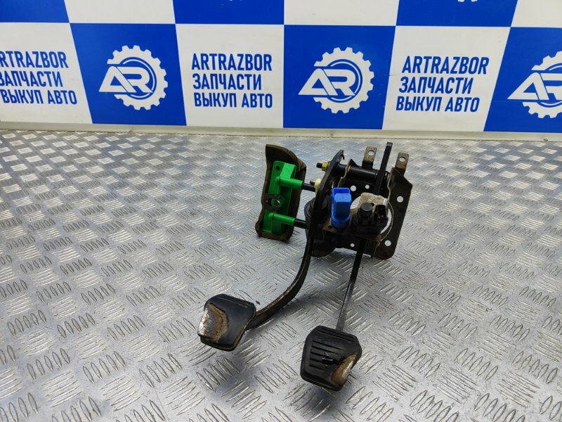 Б/У Педальный узел Ford Focus 1 / Форд Фокус 1 1.6 CDDA 97 Л.С 2004