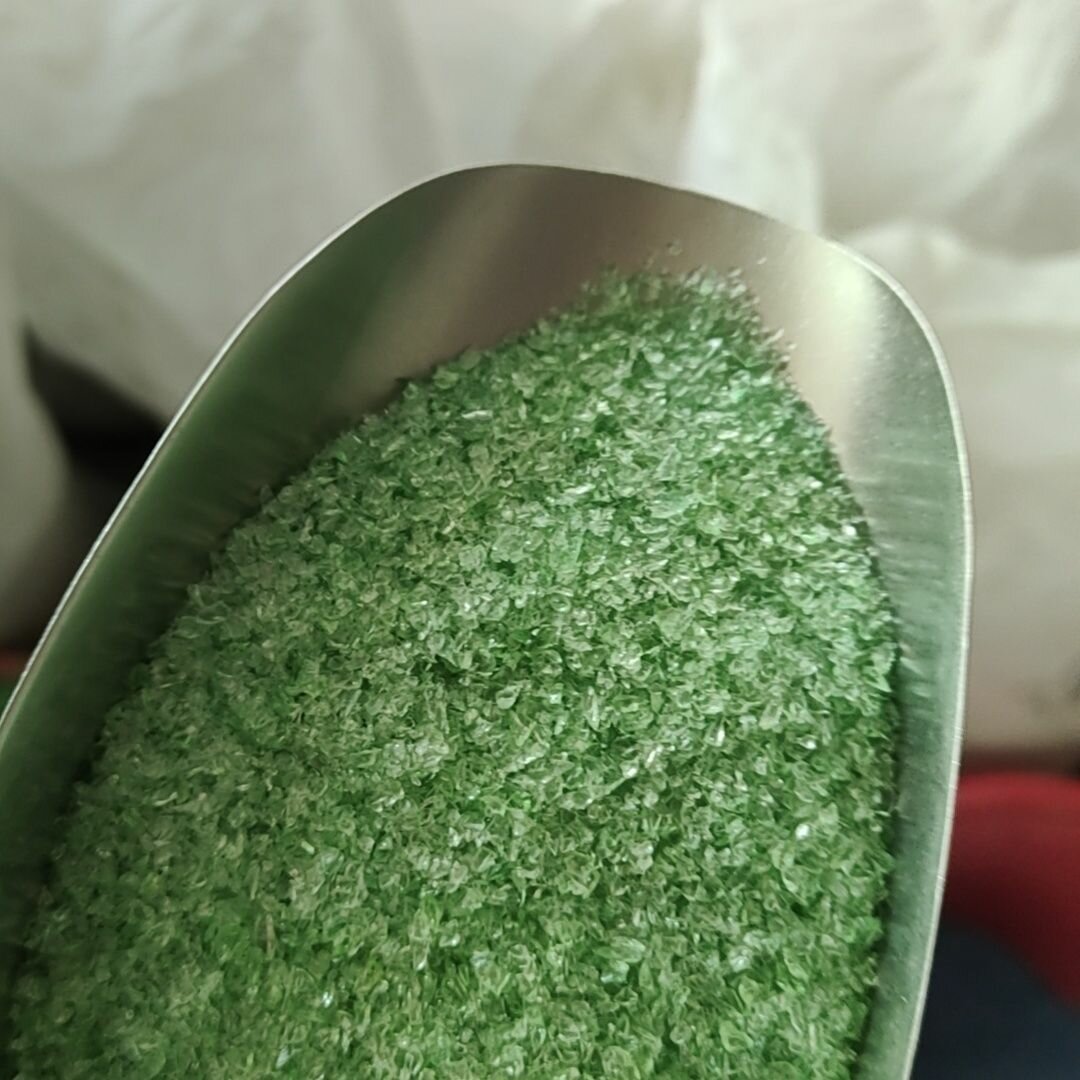 Нерегулярный стеклянный песок, прозрачные натуральные цветные стеклянные частицы, стеклянный гравий, стеклянные блоки для аквариума и ландшафтного дизайна