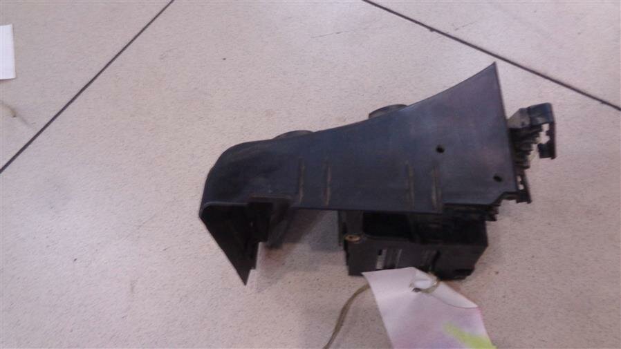 Корпус блока предохранителей подкапотного от Volkswagen Passat B6 2005-2010