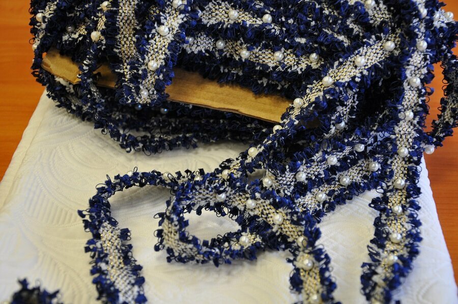 Тесьма твидовая Шанель синего цвета с жемчугом 2,5 см, набор 1,50 метра (д-1452)