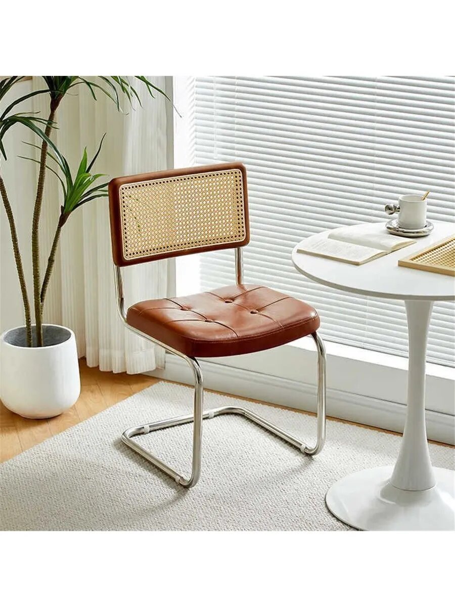 Стул из искусственного ротанга