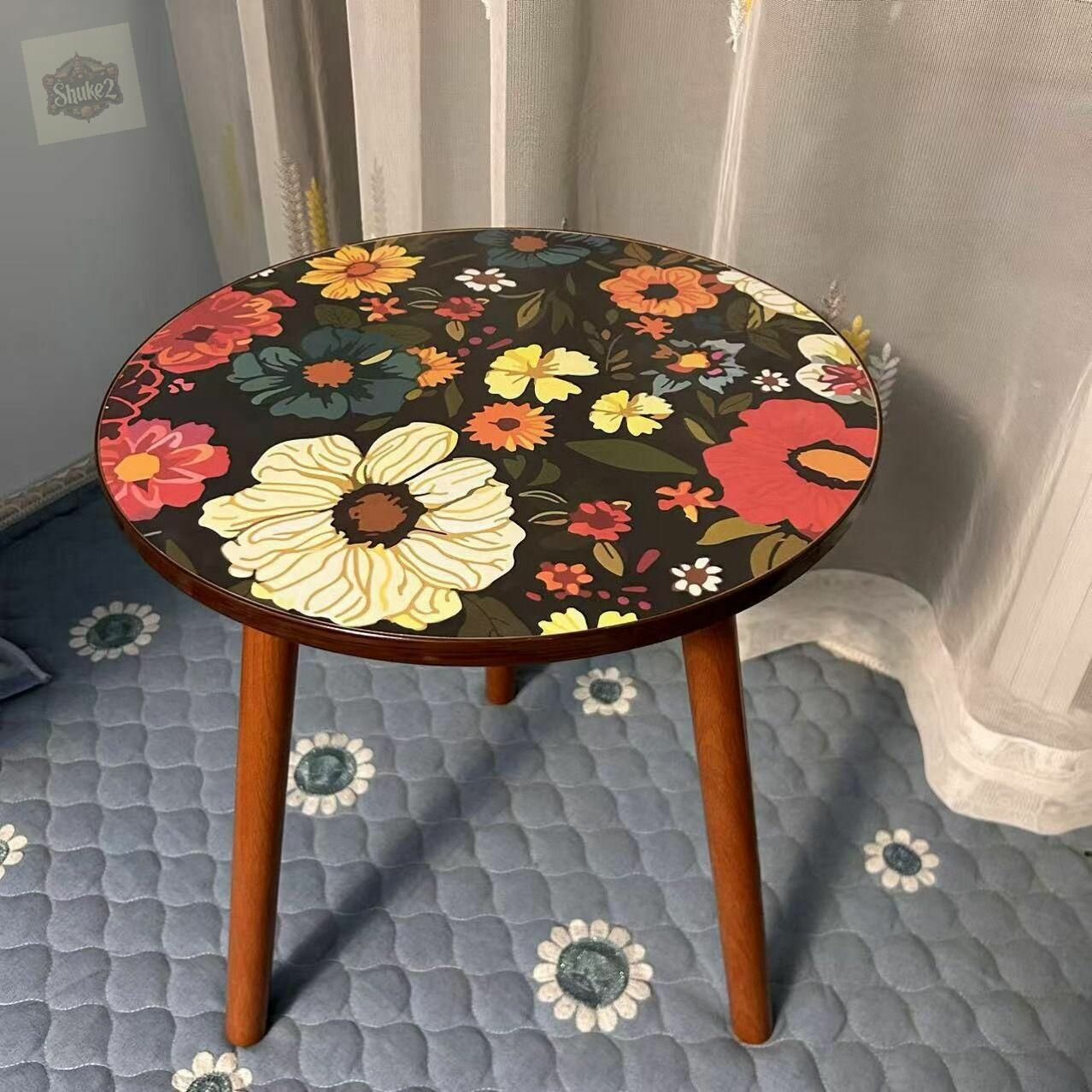 Деревянный стол