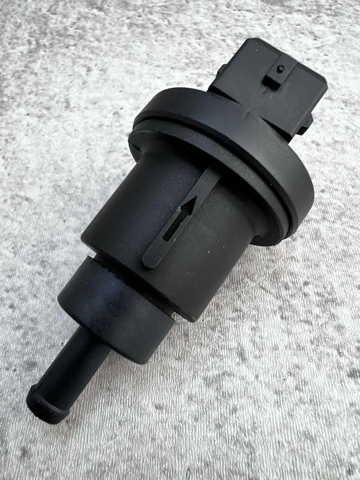 Клапан cистемы вентиляции топливного бака 2891022040. Для Hyundai Accent.