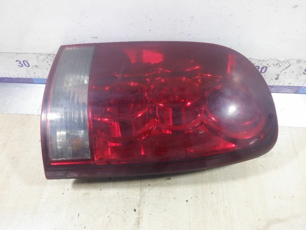 Фонарь задний правый SsangYong Rexton 8360208500