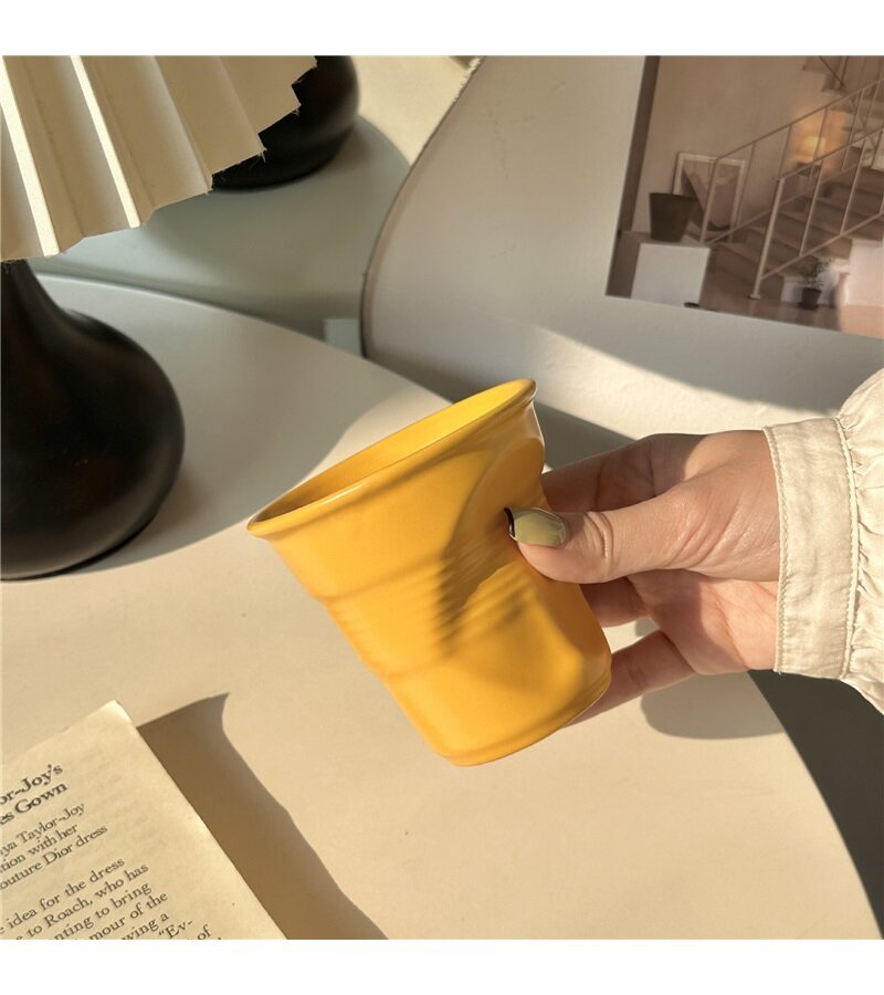 Смятая керамическая кофейная чашка цвета дофамина / Высококачественные стаканы для воды, молока и чая 400 мл