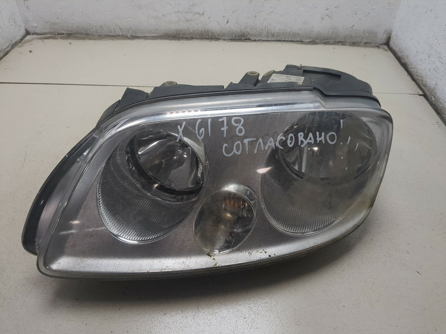 Фара (передняя) левая Volkswagen Caddy Б/У