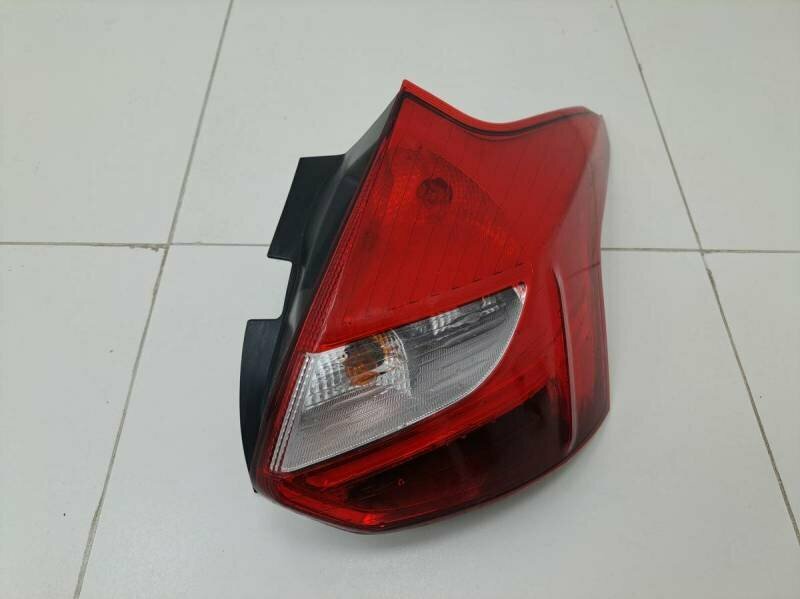 Фонарь задний правый Ford Focus 3 2011 кат.номер: 1825318