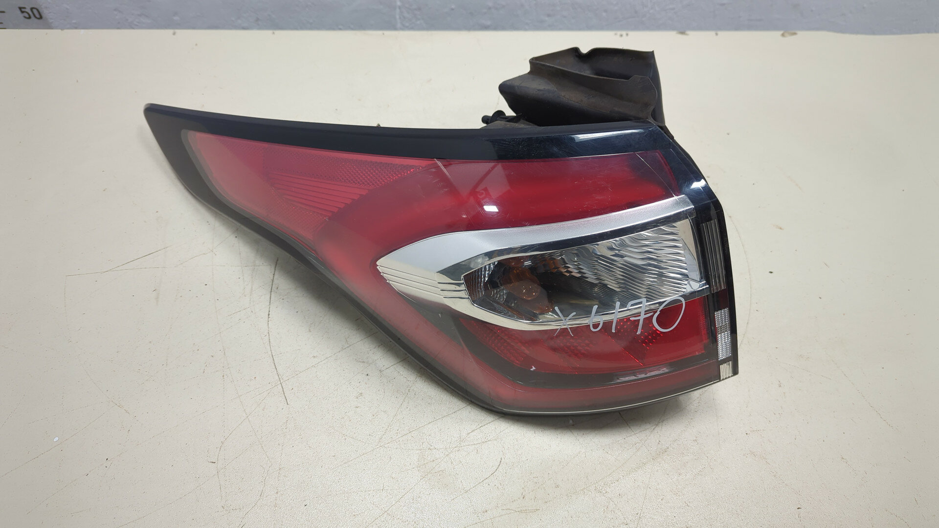 Фонарь (задний) левый Ford Kuga Б/У