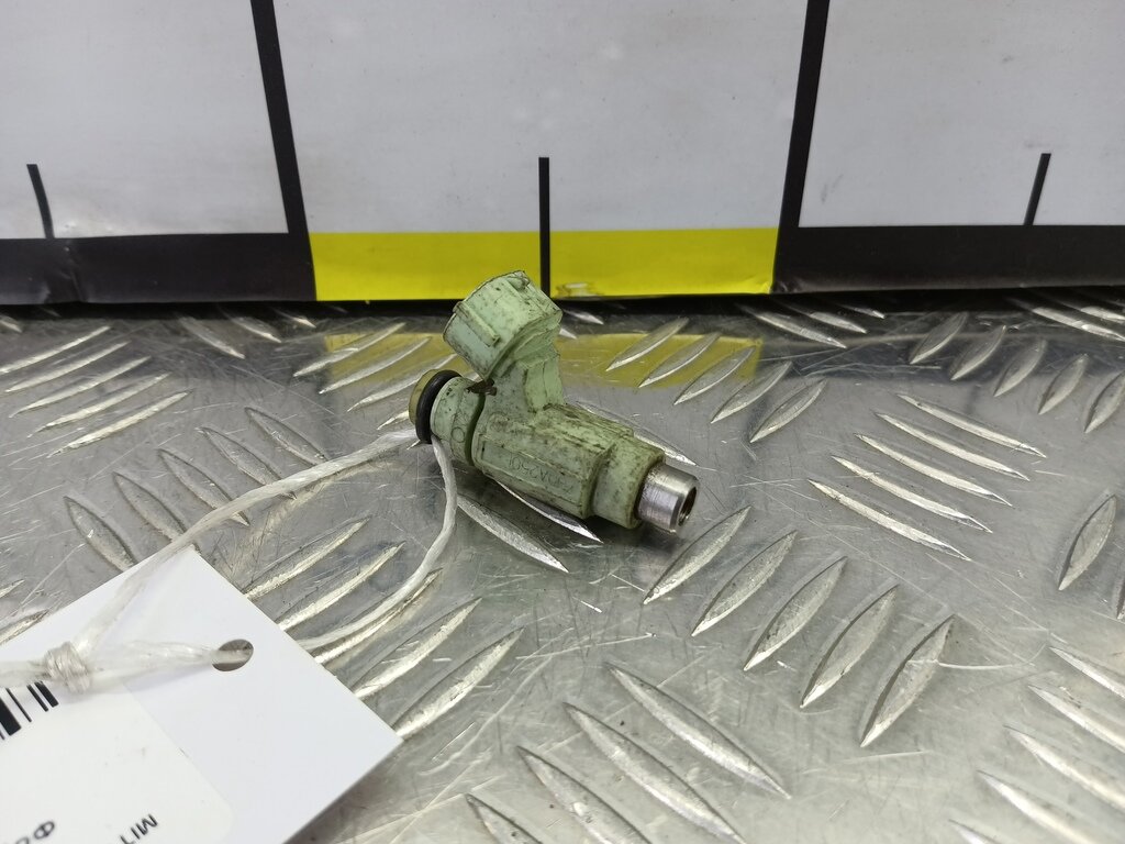 Форсунка топливная Б/У для MITSUBISHI LANCER IX рестайлинг (2005—2010) MN143061