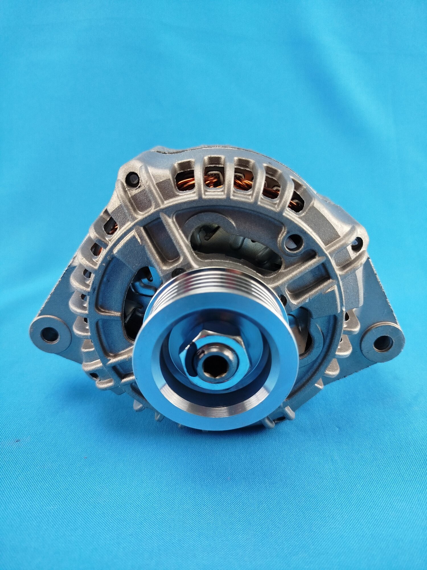 Генератор "ELTRA" для а/м Шевроле-Нива (80А)