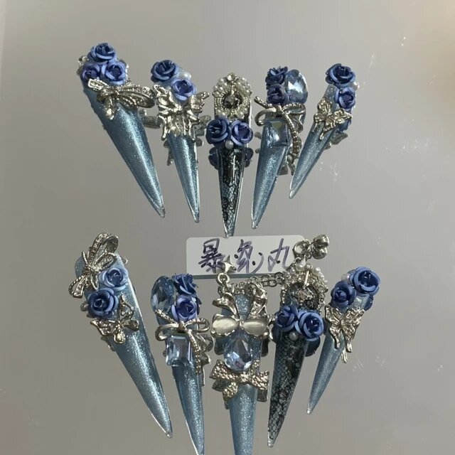 Набор из 10 горячих длинных заостренных ногтей ручной работы в форме гроба, полностью покрывающих ногти, накладные ногти Sanrio KT с металлической цепочкой и сверкающими бриллиантами в виде цветка, Размер: М-16-12-13-12-10