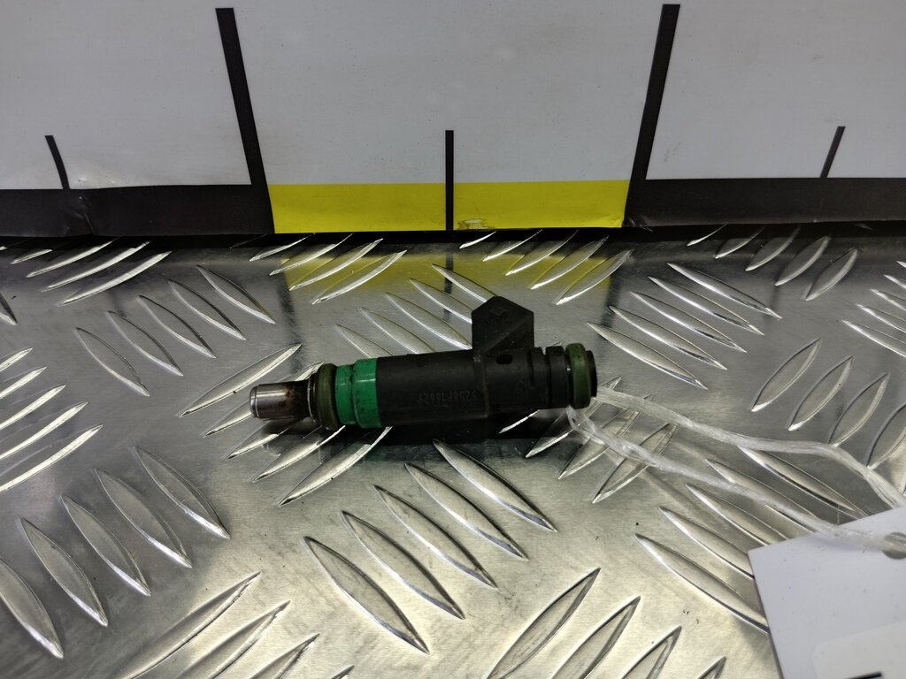 Форсунка топливная Б/У для FORD Focus II рестайлинг (2007—2011) 1429840