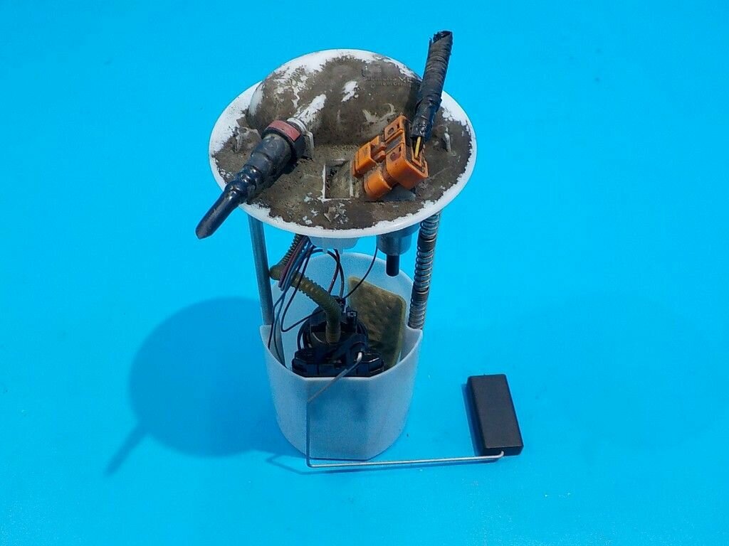 Топливный насос SUZUKI SX4 2006-2013 1510079J00 - Б/У