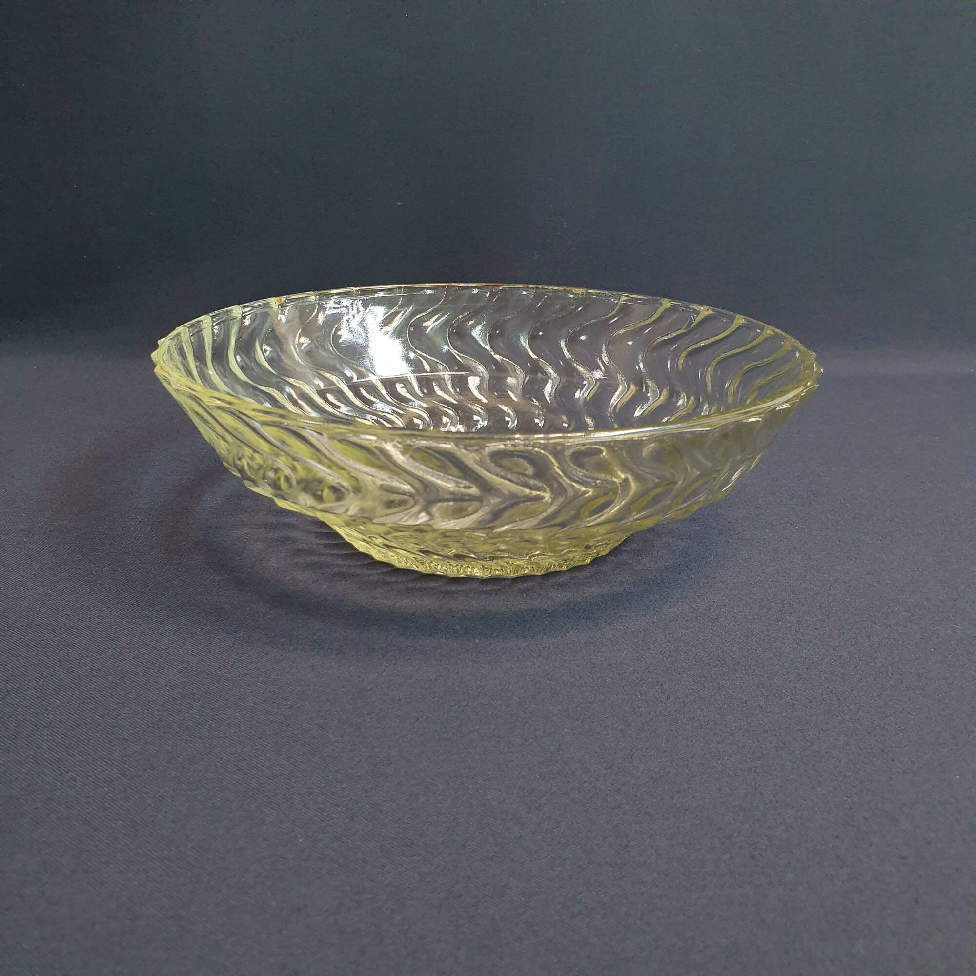 Салатник Уршельский з-д, стекло 16 см, сколы, винтаж СССР