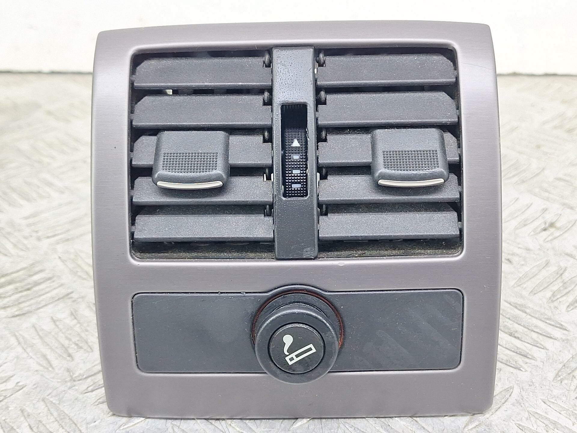 Дефлектор обдува салона Audi A6 C5 рест. (2001 - 2005) 4B0815743