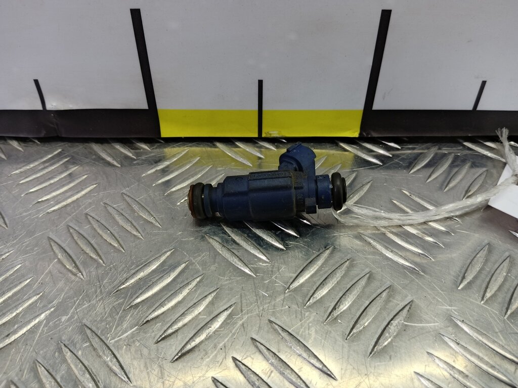 Форсунка топливная Б/У для Kia Ceed ED (2006—2010) 353102B000