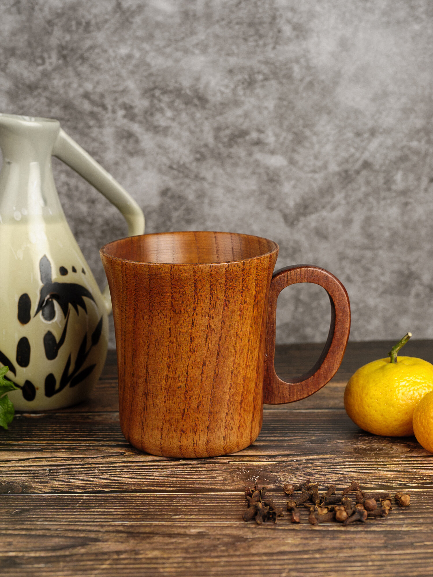 Кружка - чашка из натурального дерева Mirus Group с ручкой, объем 250 мл для горячих и холодных напитков