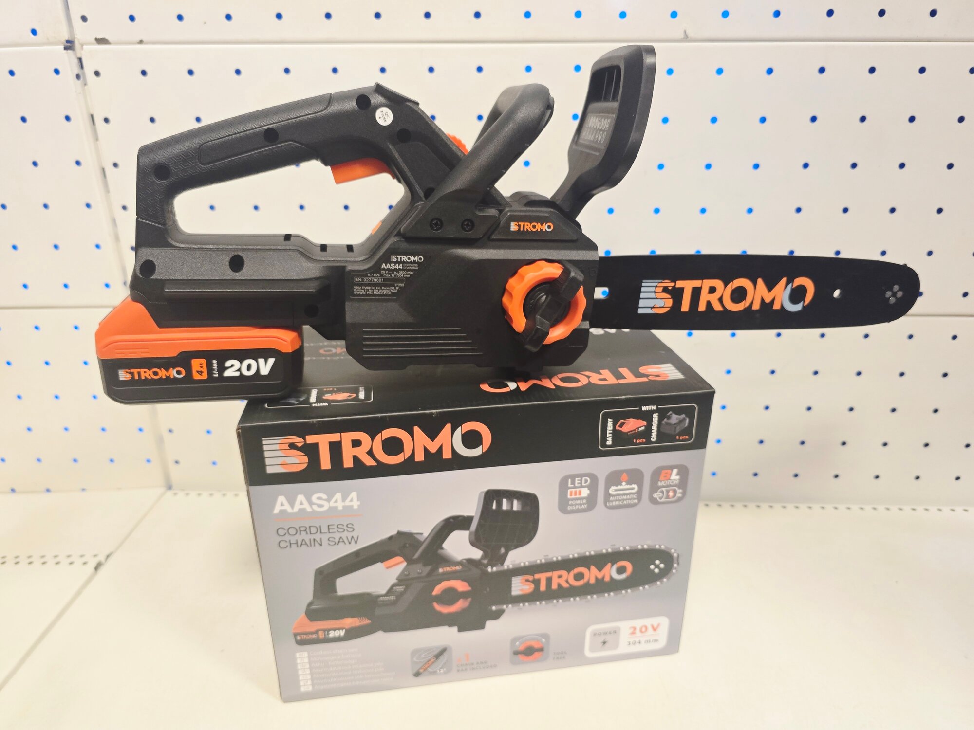 Аккумуляторная бесщеточная цепная пила Stromo AAS44, 20V/4Aч, 3500об/мин, шина 12"/304мм, тормоз цепи