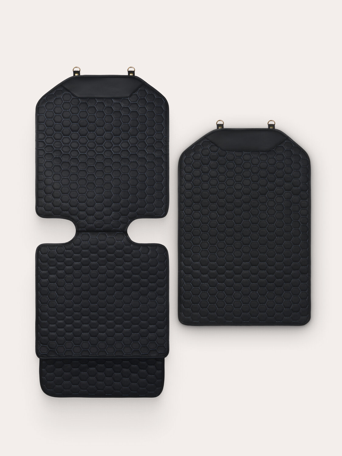 Комплект накидок на сиденье и спинку сиденья, премиум экокожа, черный